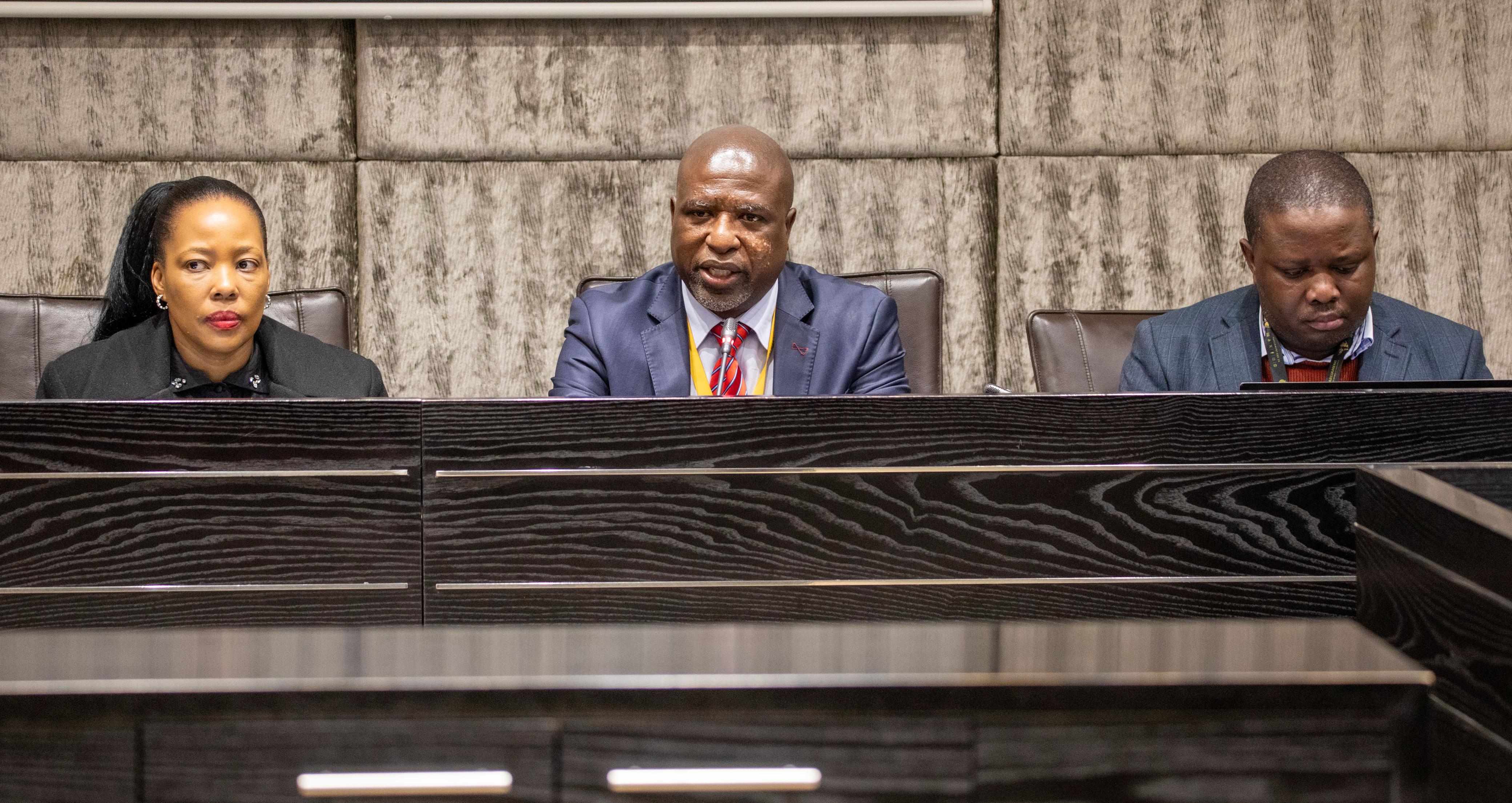 COSATU rejects 4.1% salary hike for politicians, judges and government ...