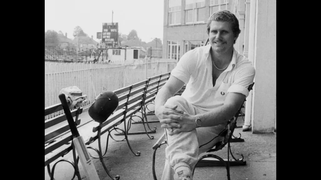 Former England cricketer Robin Smith (62) dies unexpectedly