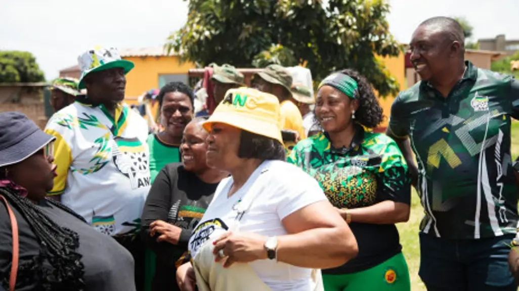 Mokonyane vows ANC is committed to improving lives of Hazeyview residents
