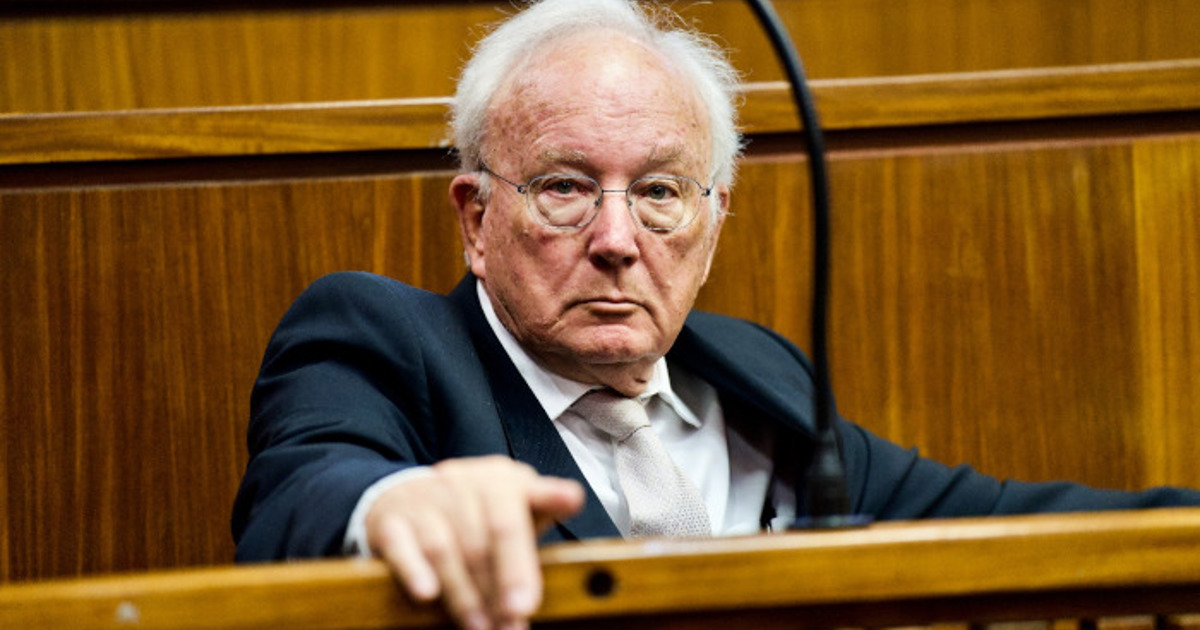 Surgeon Peter Beale found not guilty of murder