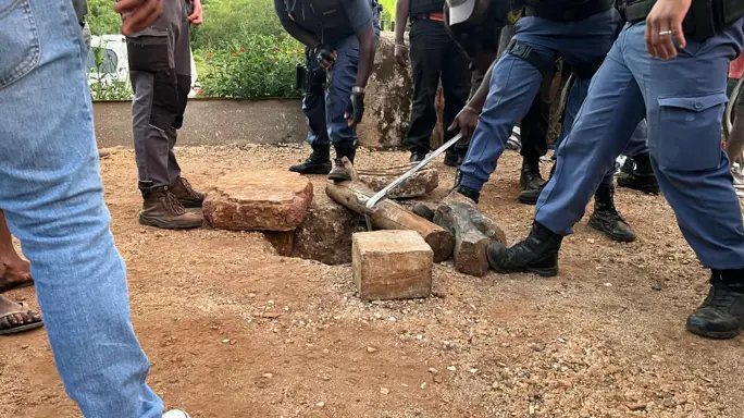 Rescue operation to free more than 100 trapped zama zamas in Sabie to ...