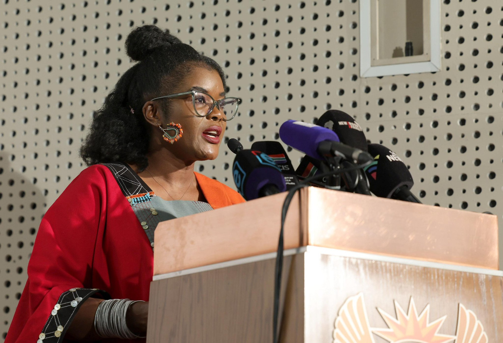 Parly committee urged to lodge criminal complaint against Nkabane over SETA board selection panel