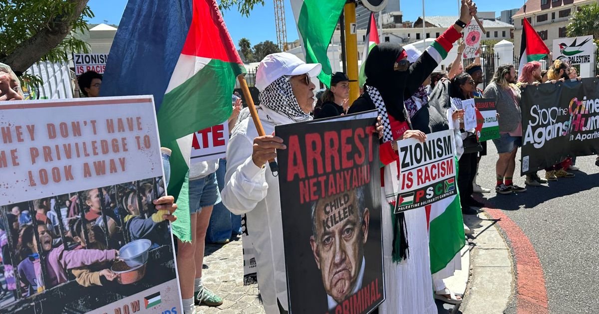 Pro-Palestine supporters gather outside Parly to urge SA govt to cut ...