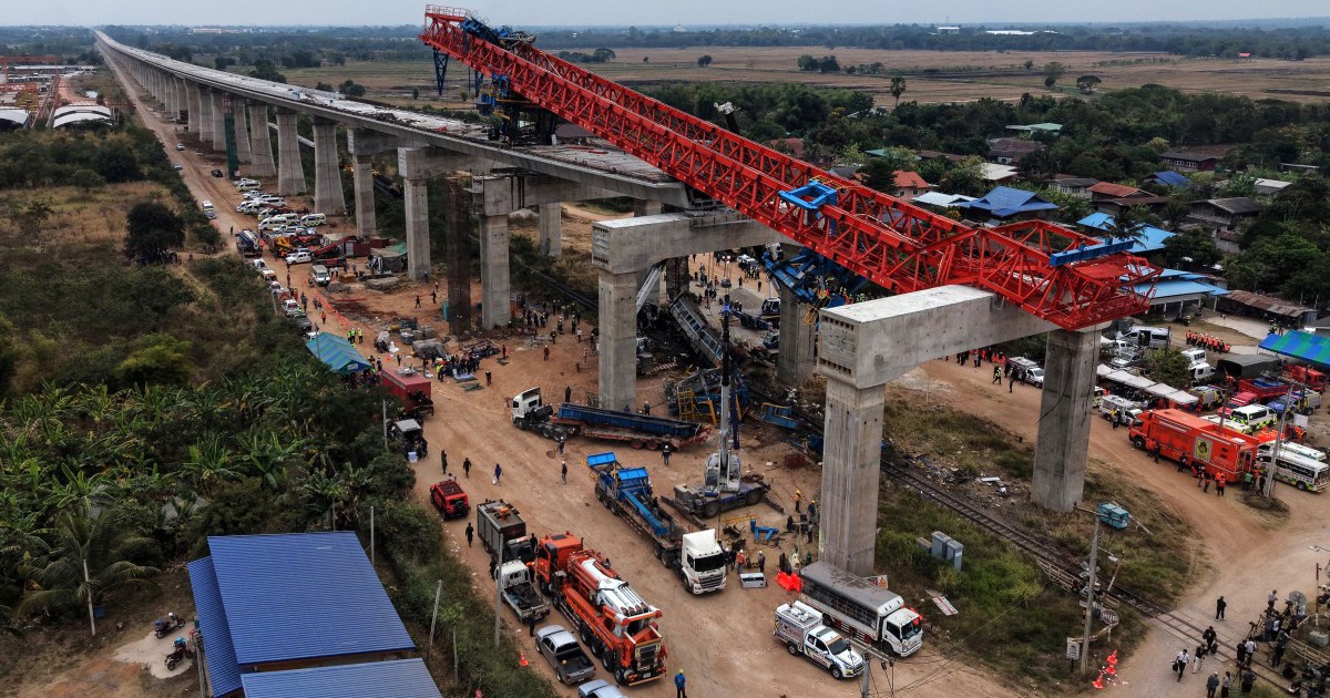Thailand crane collapses onto train, killing 32