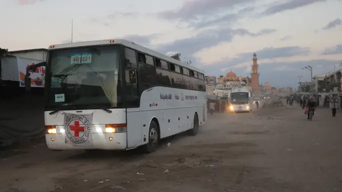 Hamas hands over surviving Israeli hostages