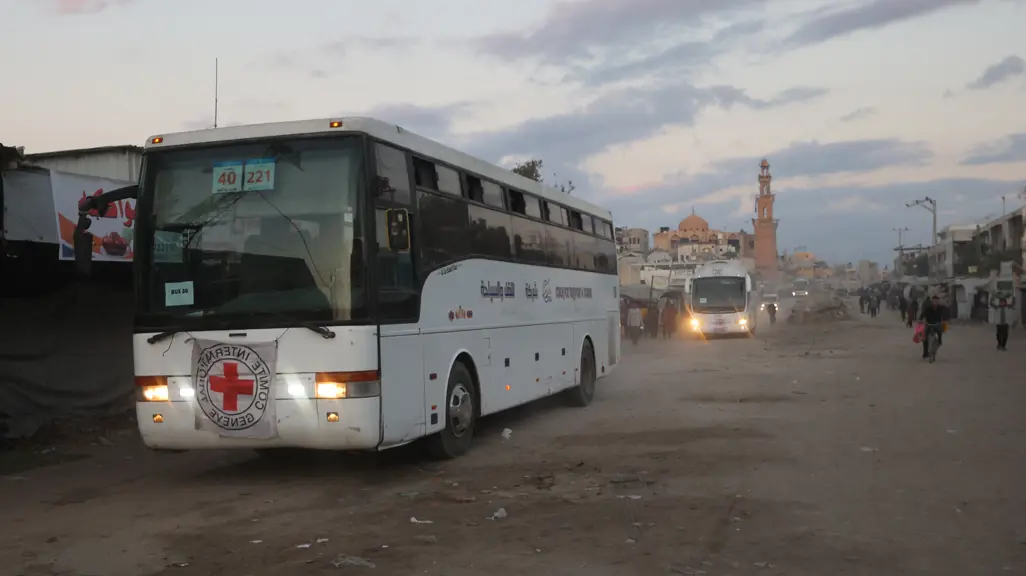 Hamas hands over surviving Israeli hostages