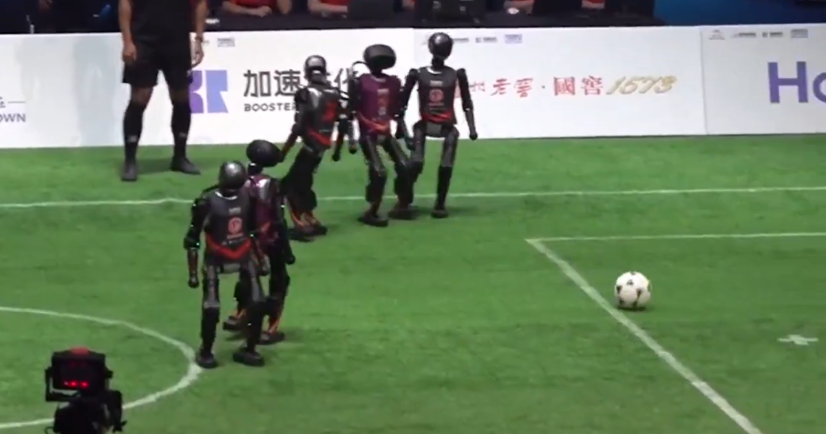 Watch Completely Autonomous Humanoid Robots Play Soccer Match