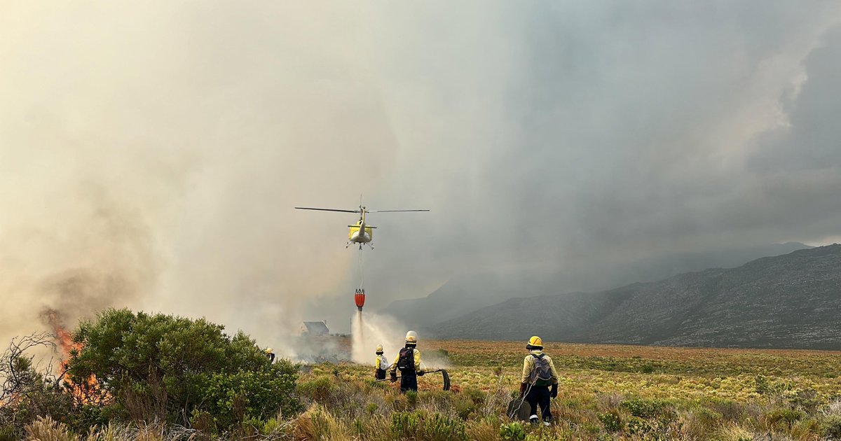 Two fires continue to rage in the Western Cape
