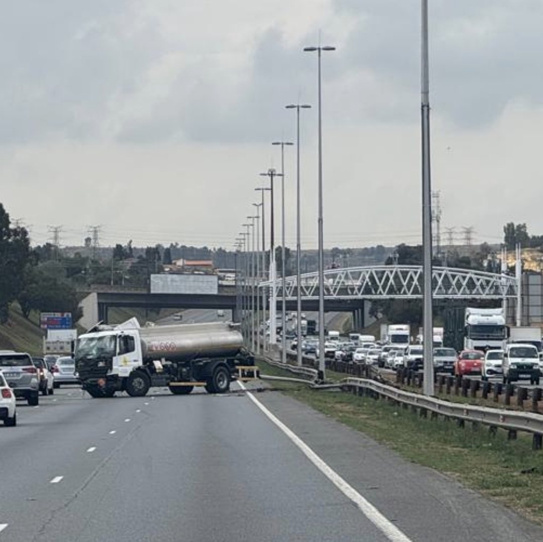 N1 South freeway reopens after tanker crashes near Maraisburg