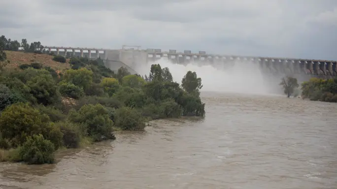 Expert says an earlier warning may have lessened impact of Vaal River ...