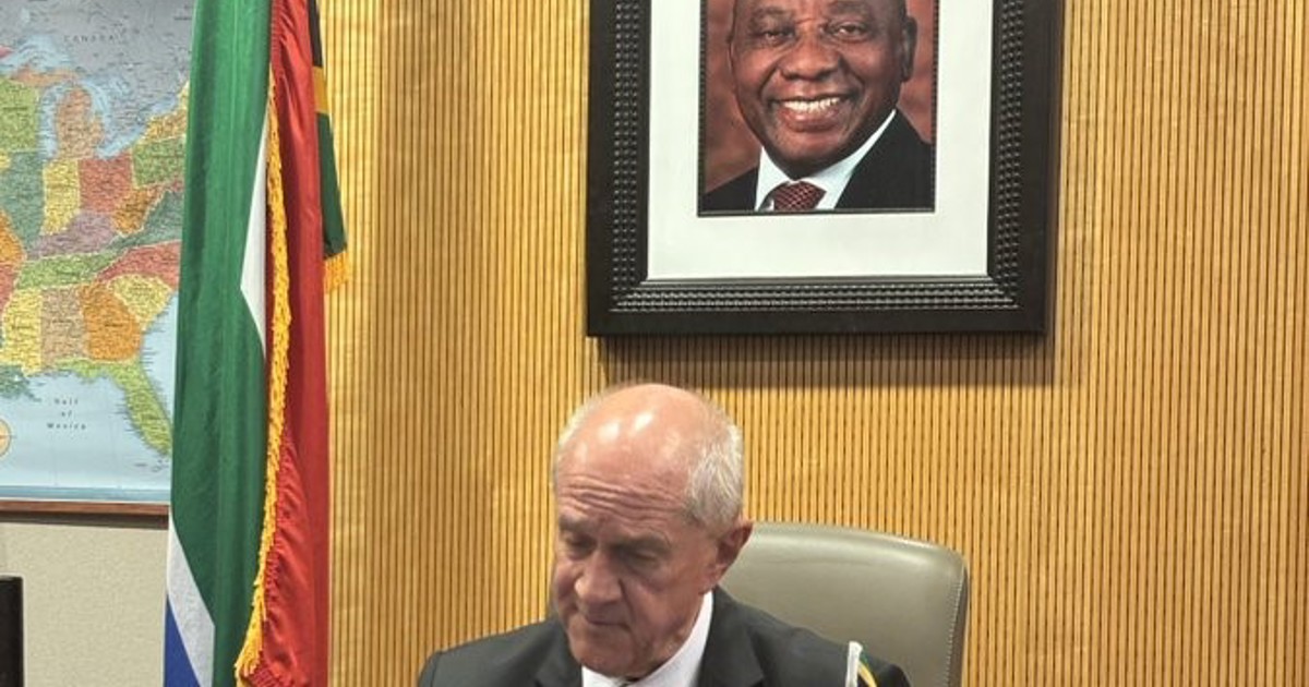 Trump accepts credentials of SA’s new ambassador Roelf Meyer