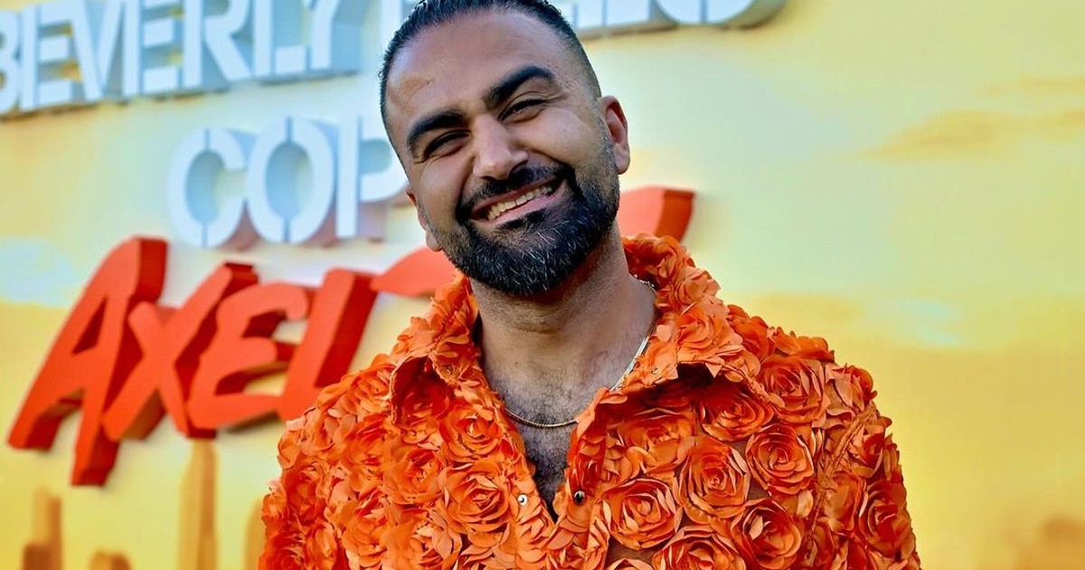 Meet Vafa Naraghi: the multilingual engineer-turned-comedian who’s ...