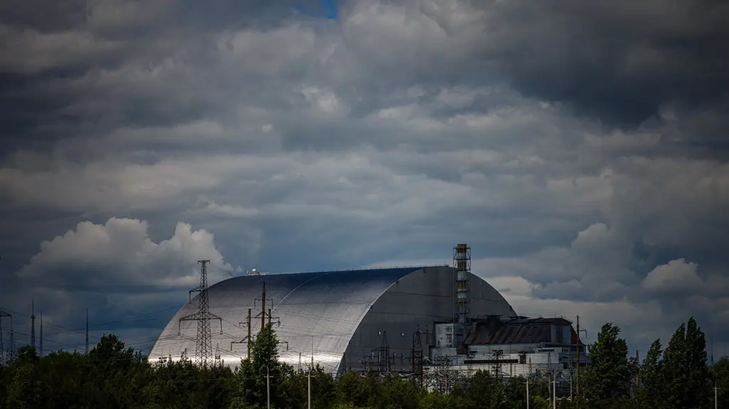 Russian strike could collapse Chernobyl shelter: plant director
