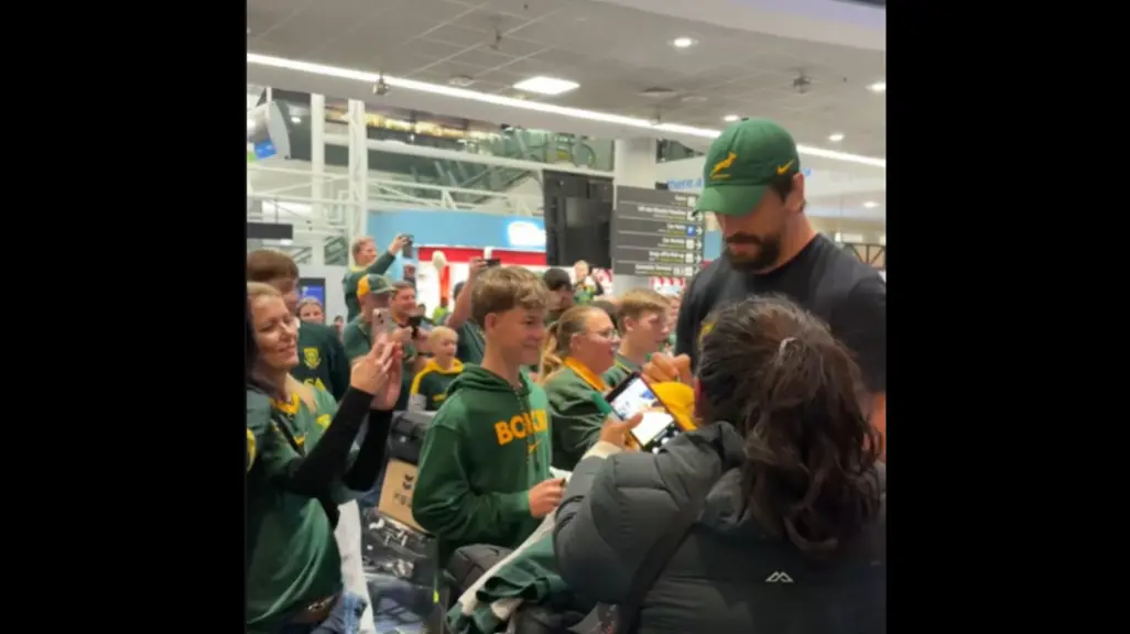 WATCH: South African fans give Springboks warm welcome in New Zealand
