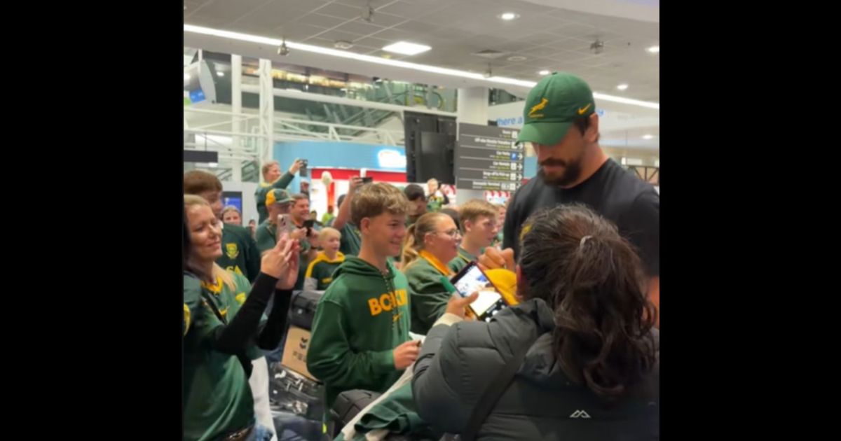 WATCH: South African fans give Springboks warm welcome in New Zealand
