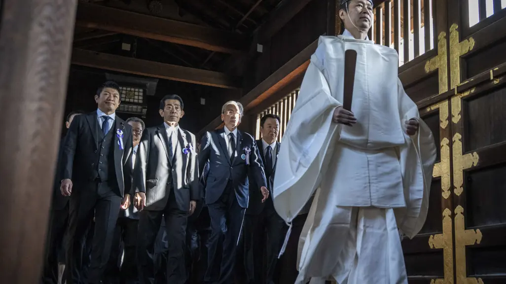 Japan PM hopeful avoids war shrine visit amid political wrangle