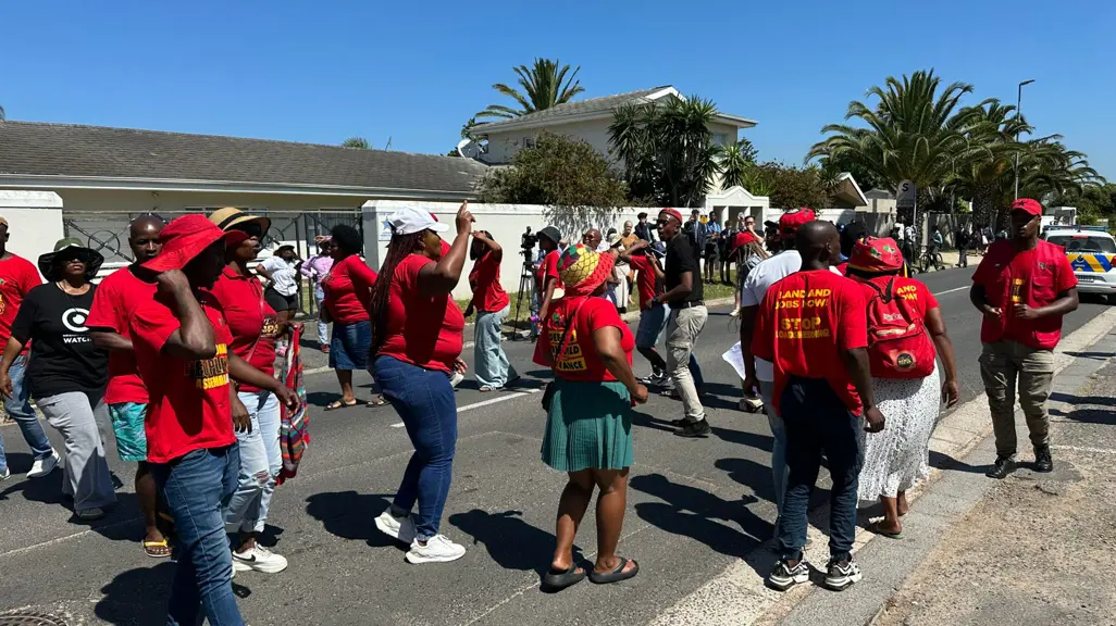 Stun grenades used to disperse EFF Protest at Milnerton High over ...
