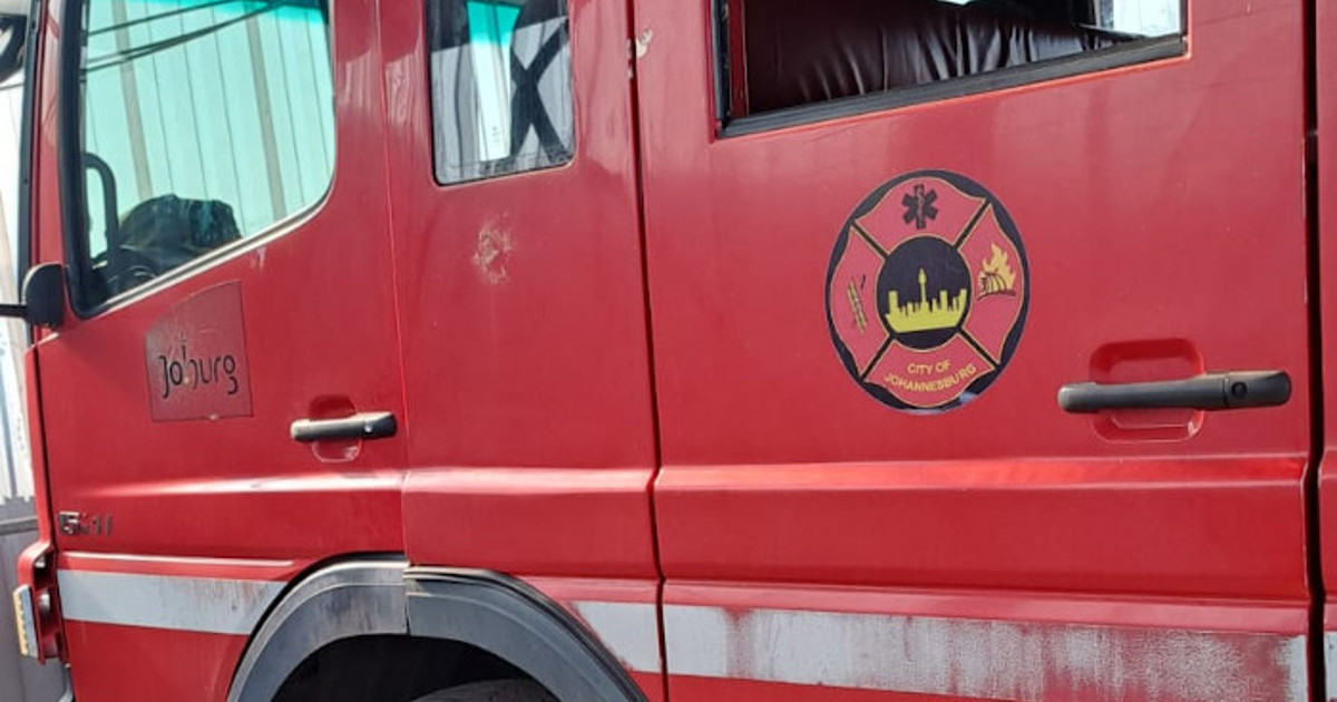 Joburg EMS contain Alex hostel fire