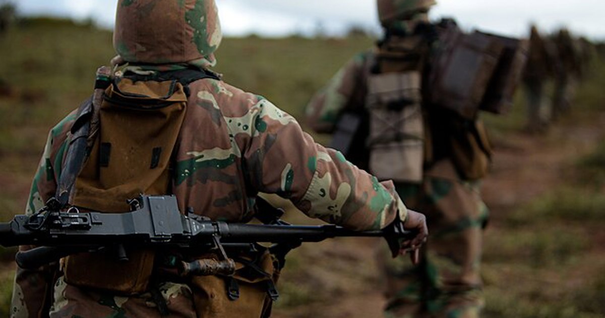 SANDF soldier killed, 13 injured in DRC