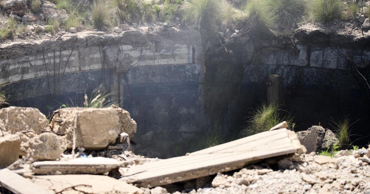 Plans to retrieve hundreds of illegal miners in Stilfontein hit another ...