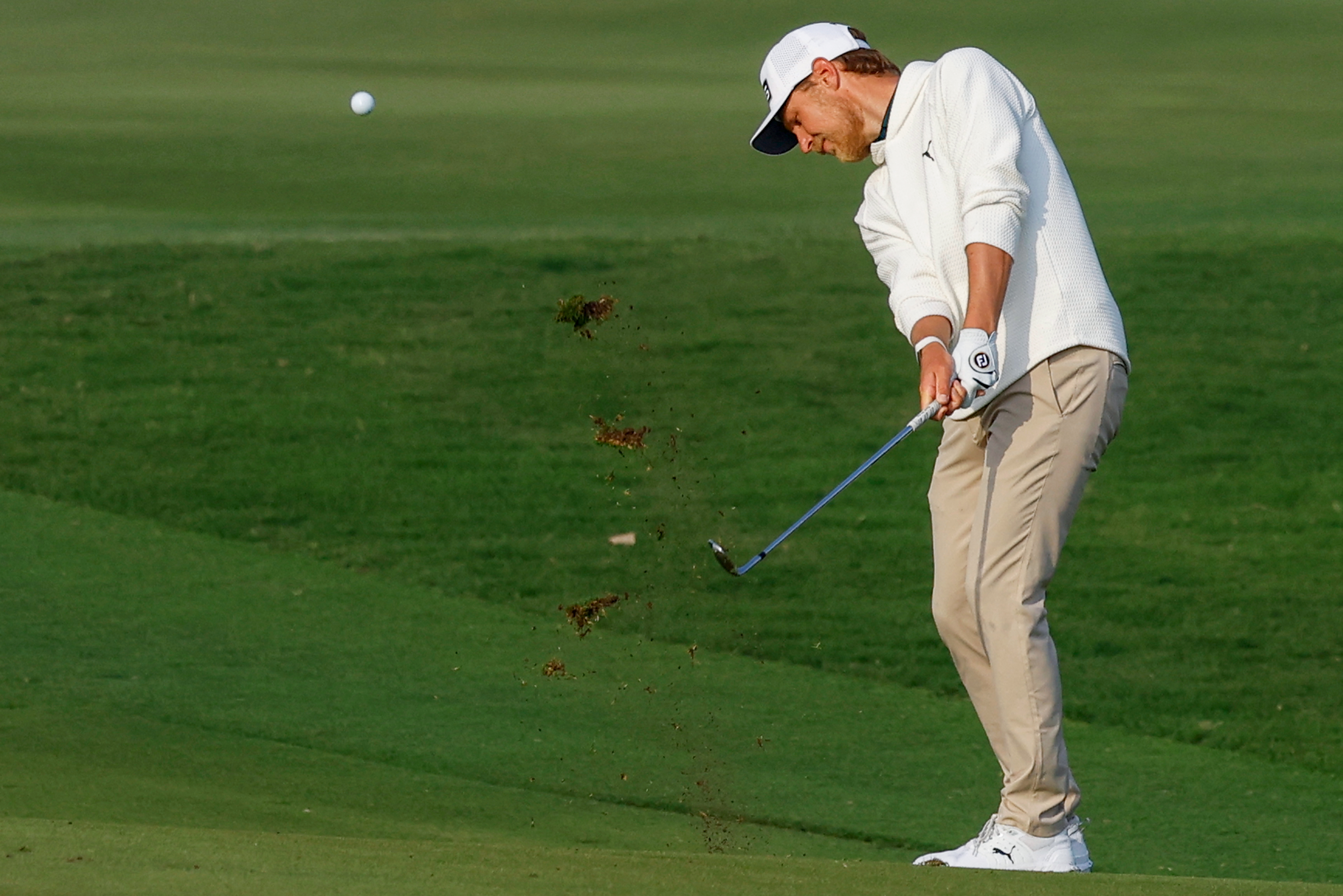 Reitan holds five-shot lead as South Africans chase on final day at Sun ...