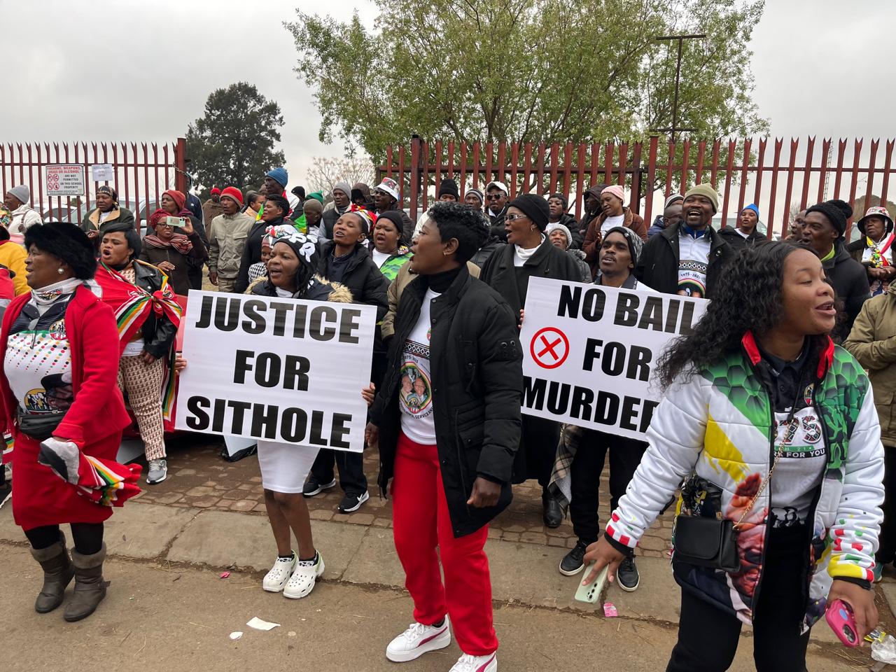 Family of IFP MP Sithole wants alleged killers to be denied bail