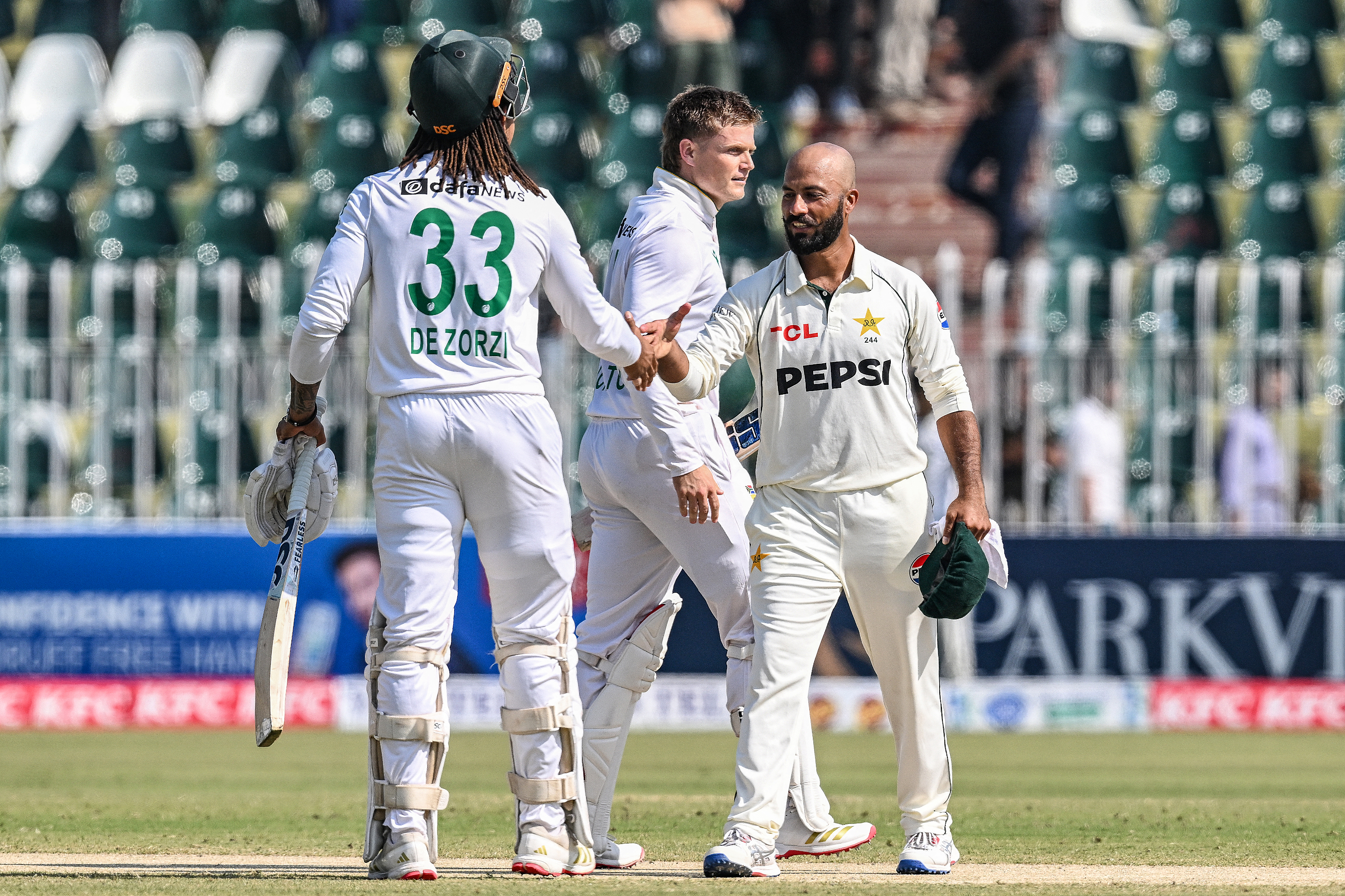 Proteas beat Pakistan by eight wickets to draw series