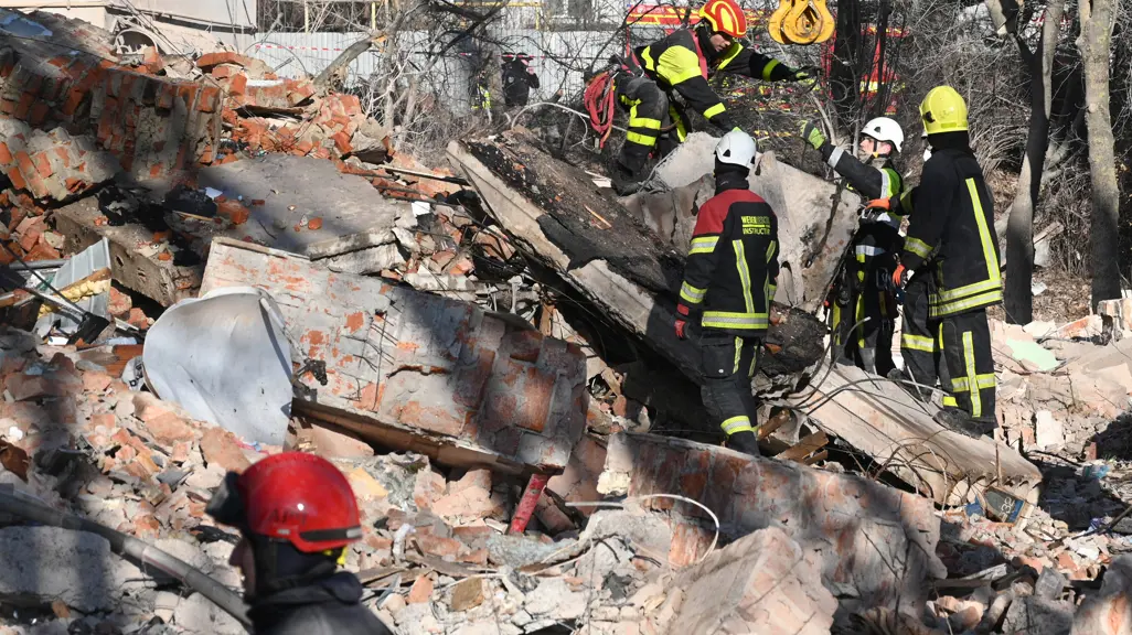 Russian strike kills 25 as Zelensky's Turkey peace bid stumbles