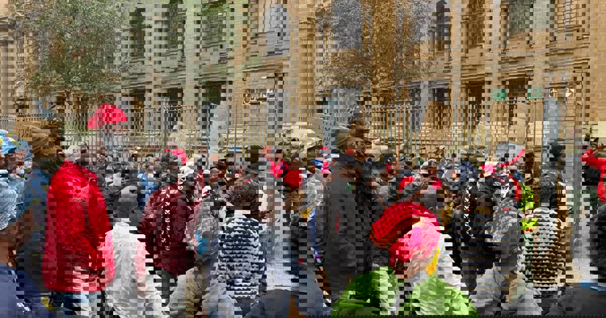 CoJ plans to develop new operating facilities for inner city informal ...