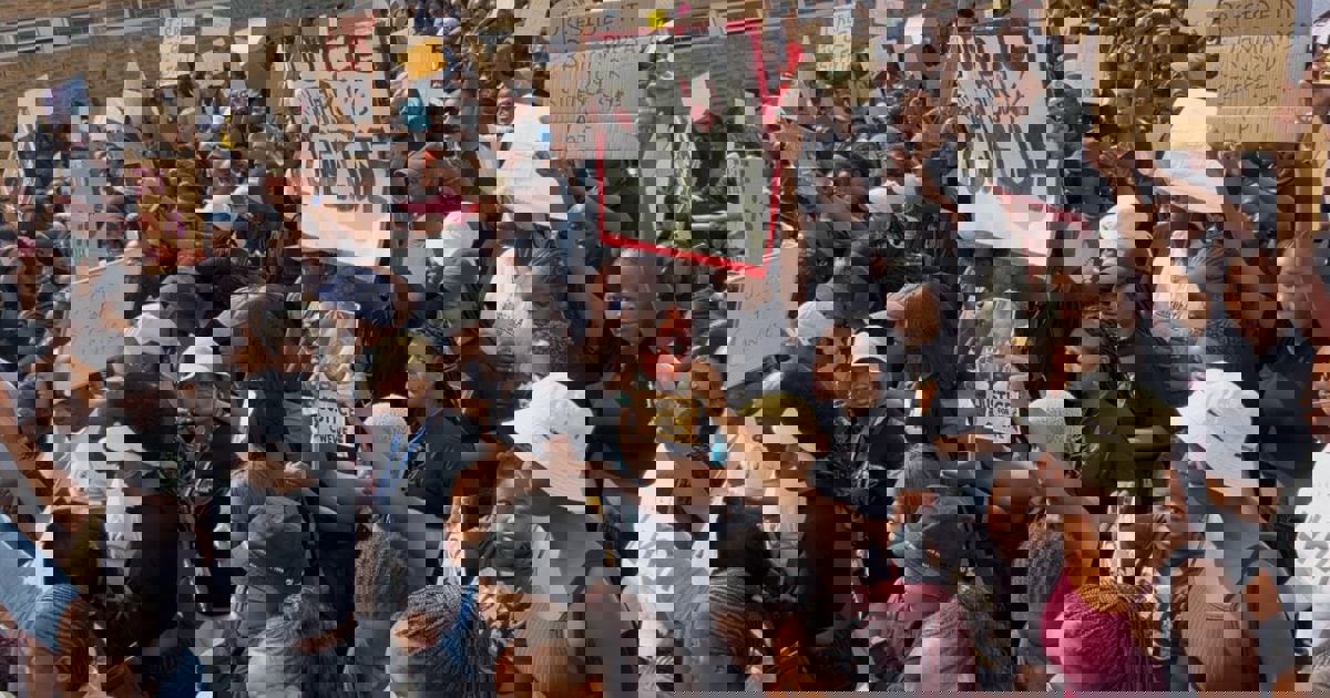 Thousands of Cape Town demonstrators join nationwide shutdown calling ...