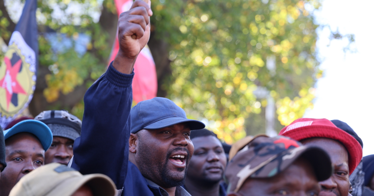 PICS, VIDEO: NUMSA members brave the cold to picket outside IDC