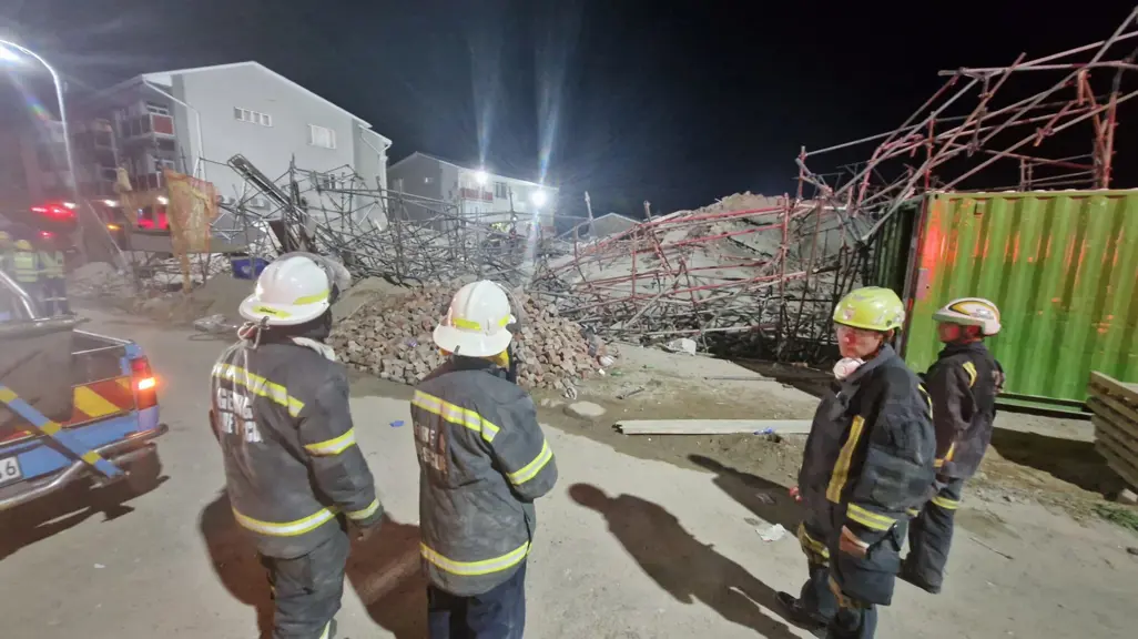 George building collapse: Marathon rescue operation to save trapped ...