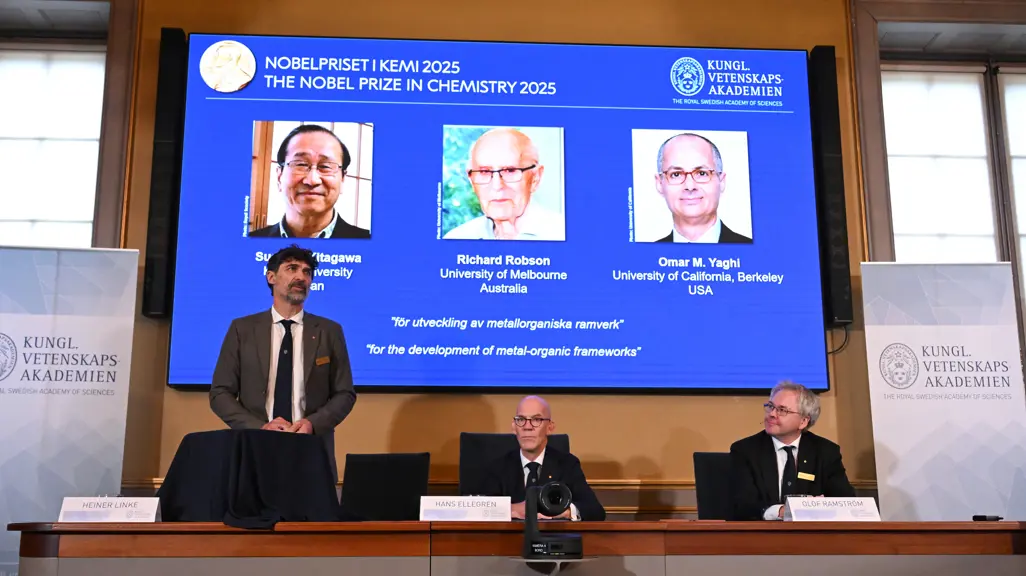 Trio wins chemistry Nobel for new form of molecular architecture