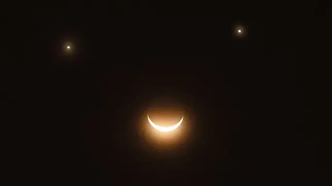 Planets align to form a 'smiley face' moon on Friday 25 April