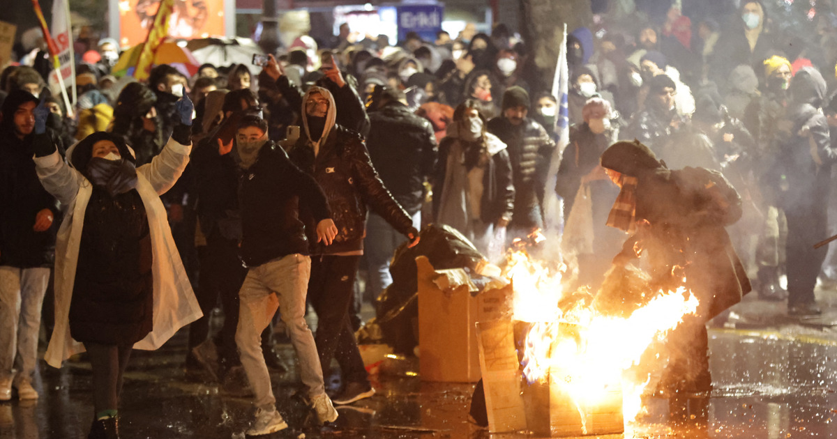 Hundreds arrested as Turkey protesters defy crackdown